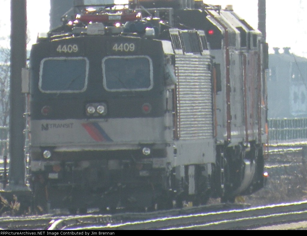 NJT ALP-44 and GP40FH-2